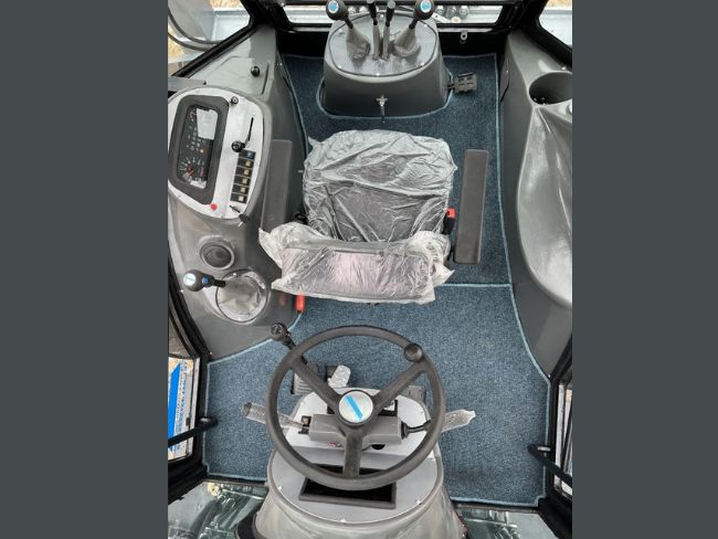 بکهولودر چهار سیلندر 3C95 AT 4WD - اوجا آرکا گستر چی‌چست